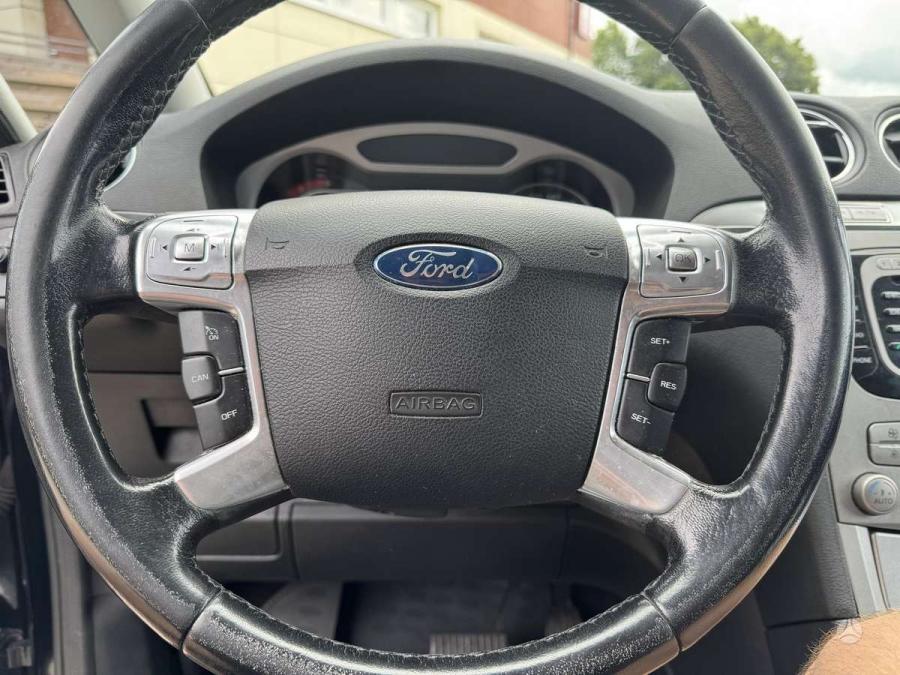 Grey Ford S-Max 2009 in Kretinga, with an engine capacity of 2.00 L and mileage of 324 thousand km for 3495 €, photo 19 on AUTOMOTO.COM.LV