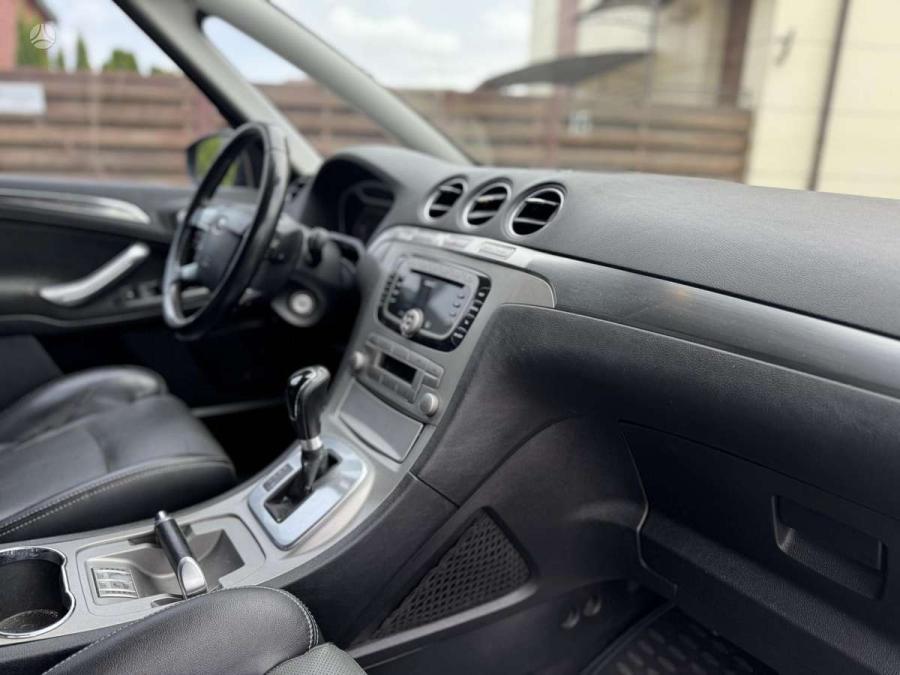 Grey Ford S-Max 2009 in Kretinga, with an engine capacity of 2.00 L and mileage of 324 thousand km for 3495 €, photo 23 on AUTOMOTO.COM.LV