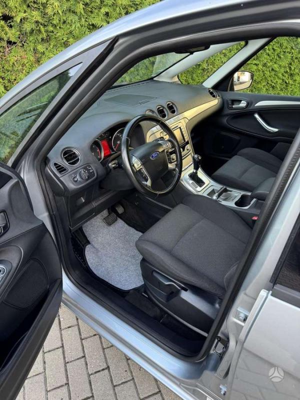 Grey Ford S-Max 2009 in Vilkaviskis, with an engine capacity of 2.00 L and mileage of 306 thousand km for 3600 €, photo 8 on AUTOMOTO.COM.LV
