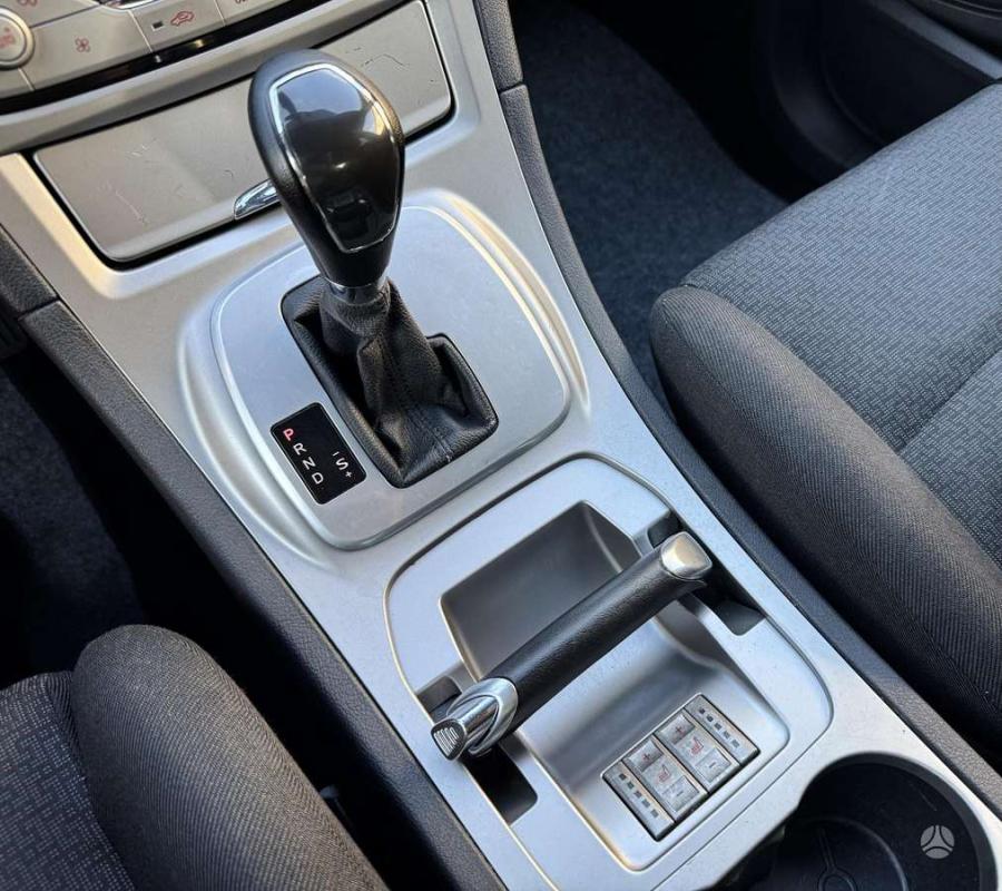 Pelēks Ford S-Max 2009 Vilkaviškis, ar dzinēja tilpumu 2.00 L un nobraukumu 306 tūkst. km par 3600 €, foto 20 vietnē AUTOMOTO.COM.LV