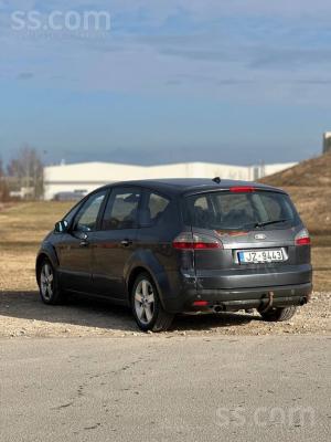 Pelēks Ford S-Max 2009 Rīga, ar dzinēja tilpumu 2.20 L un nobraukumu 395 tūkst. km par 1450 €, foto 5 vietnē AUTOMOTO.COM.LV