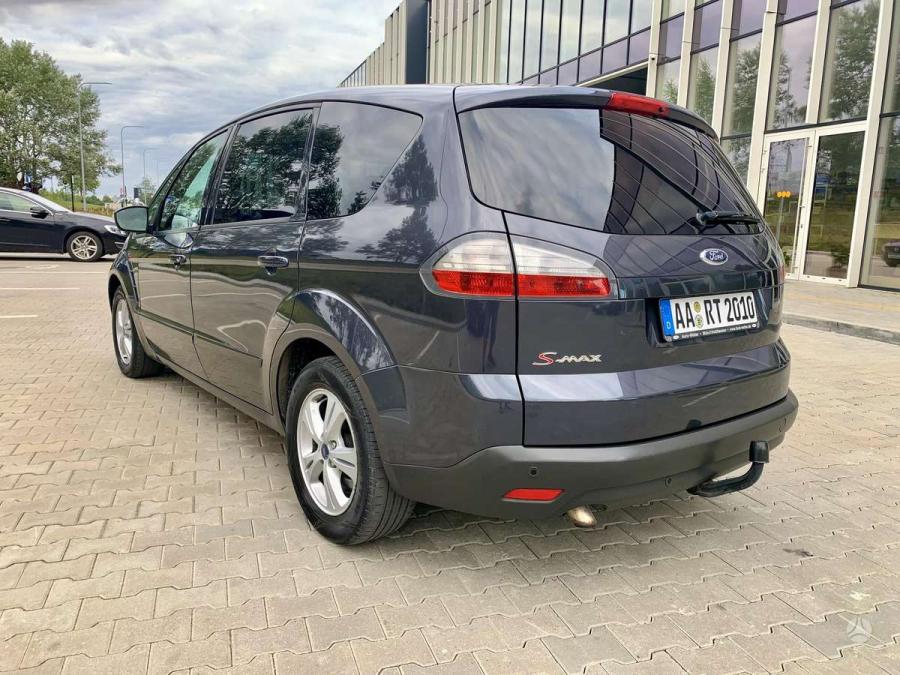 Grey Ford S-Max 2009 in Vilnius, with an engine capacity of 2.00 L and mileage of 234 thousand km for 3500 €, photo 4 on AUTOMOTO.COM.LV