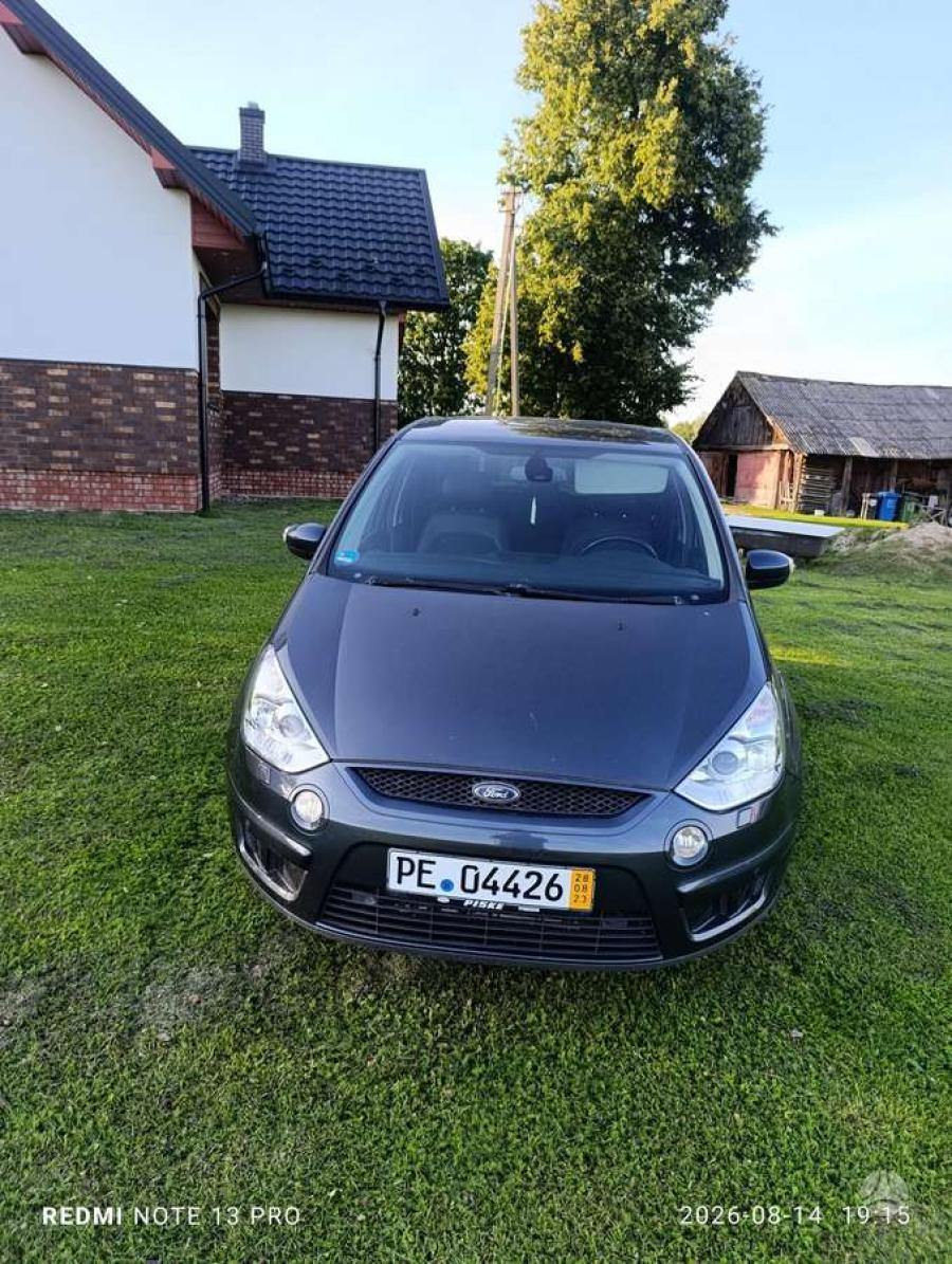 Grey Ford S-Max 2009 in Alytus, with an engine capacity of 2.18 L and mileage of 300 thousand km for 3150 €, photo 1 on AUTOMOTO.COM.LV