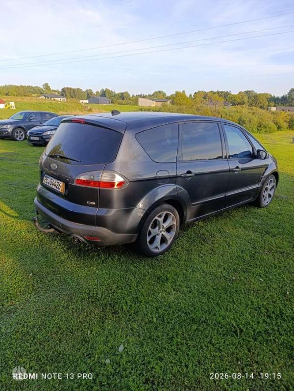Grey Ford S-Max 2009 in Alytus, with an engine capacity of 2.18 L and mileage of 300 thousand km for 3150 €, photo 5 on AUTOMOTO.COM.LV