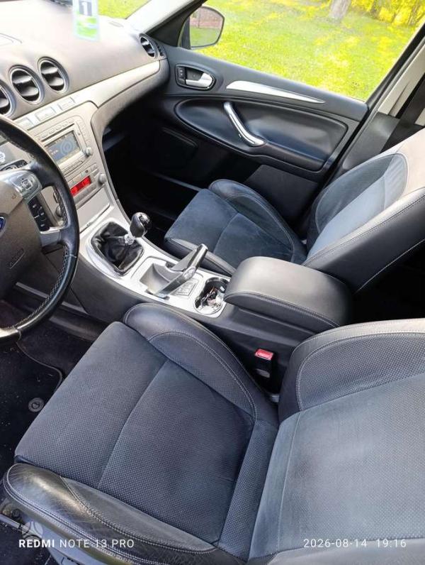 Grey Ford S-Max 2009 in Alytus, with an engine capacity of 2.18 L and mileage of 300 thousand km for 3150 €, photo 8 on AUTOMOTO.COM.LV