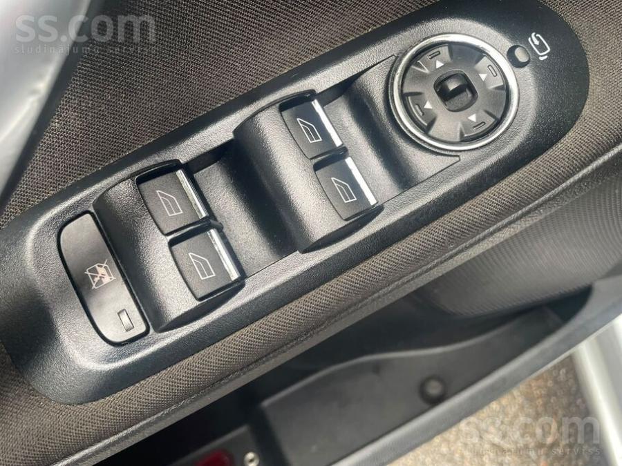 Pelēks Ford S-Max 2009 Rīga, ar dzinēja tilpumu 1.80 L un nobraukumu 0 tūkst. km par 2999 €, foto 18 vietnē AUTOMOTO.COM.LV