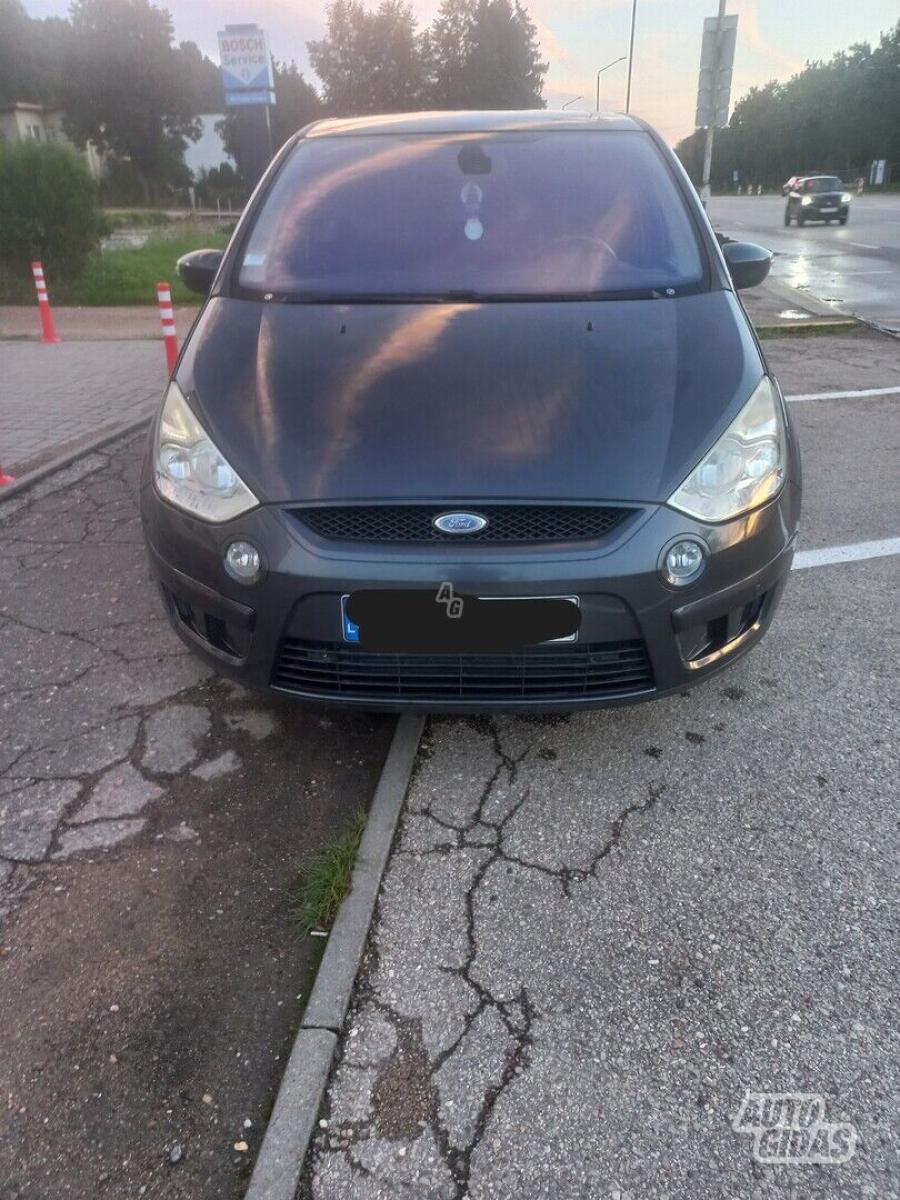 Pelēks Ford S-Max 2009 Kauņa, ar dzinēja tilpumu 1.80 L un nobraukumu 260 tūkst. km par 3500 €, foto 3 vietnē AUTOMOTO.COM.LV