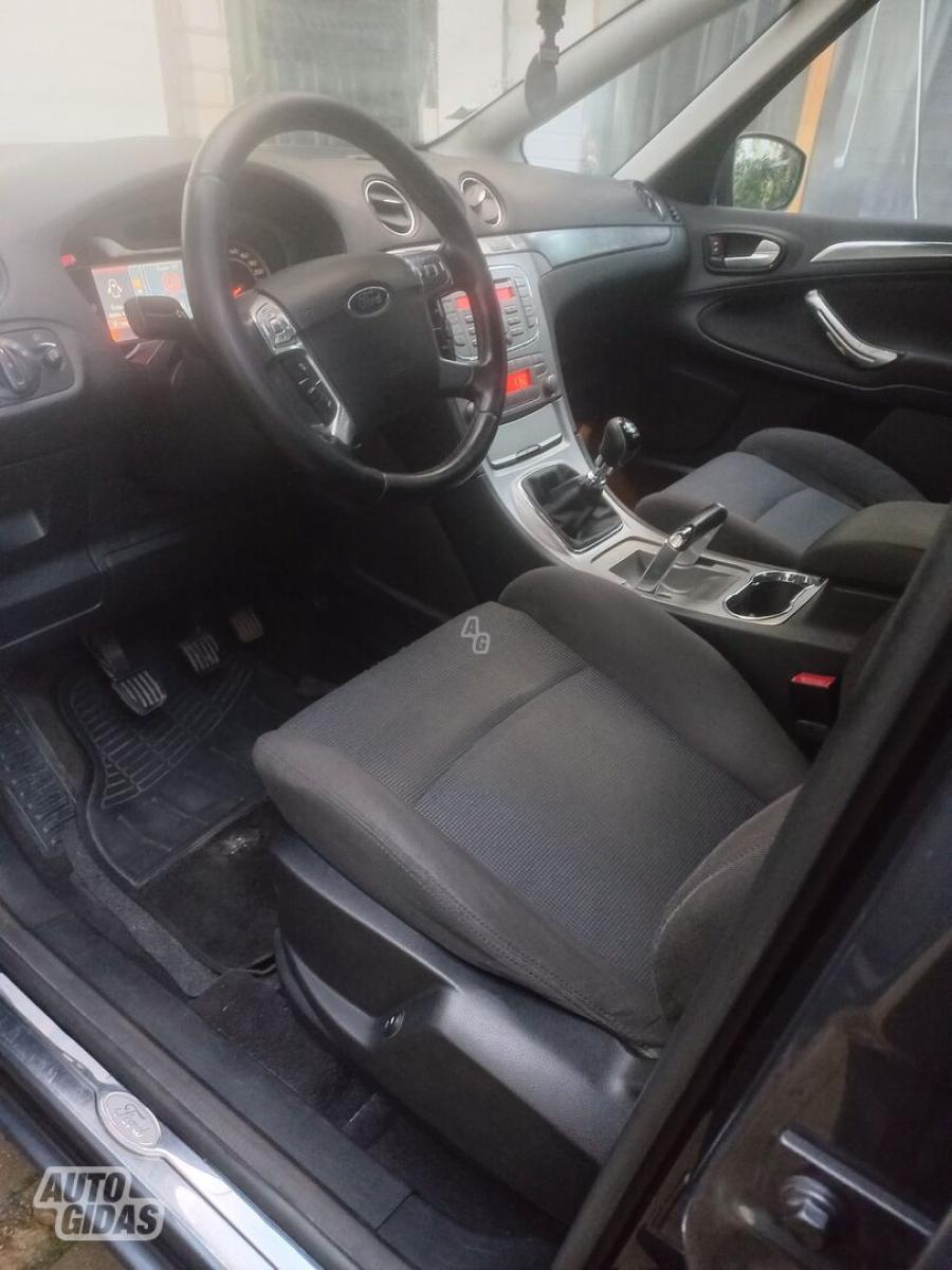 Pelēks Ford S-Max 2009 Kauņa, ar dzinēja tilpumu 1.80 L un nobraukumu 260 tūkst. km par 3500 €, foto 13 vietnē AUTOMOTO.COM.LV