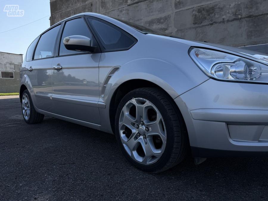 Grey Ford S-Max 2009 in Vilnius, with an engine capacity of 2.00 L and mileage of 278 thousand km for 2900 €, photo 11 on AUTOMOTO.COM.LV