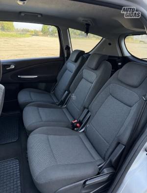Grey Ford S-Max 2009 in Vilnius, with an engine capacity of 2.00 L and mileage of 278 thousand km for 2900 €, photo 15 on AUTOMOTO.COM.LV