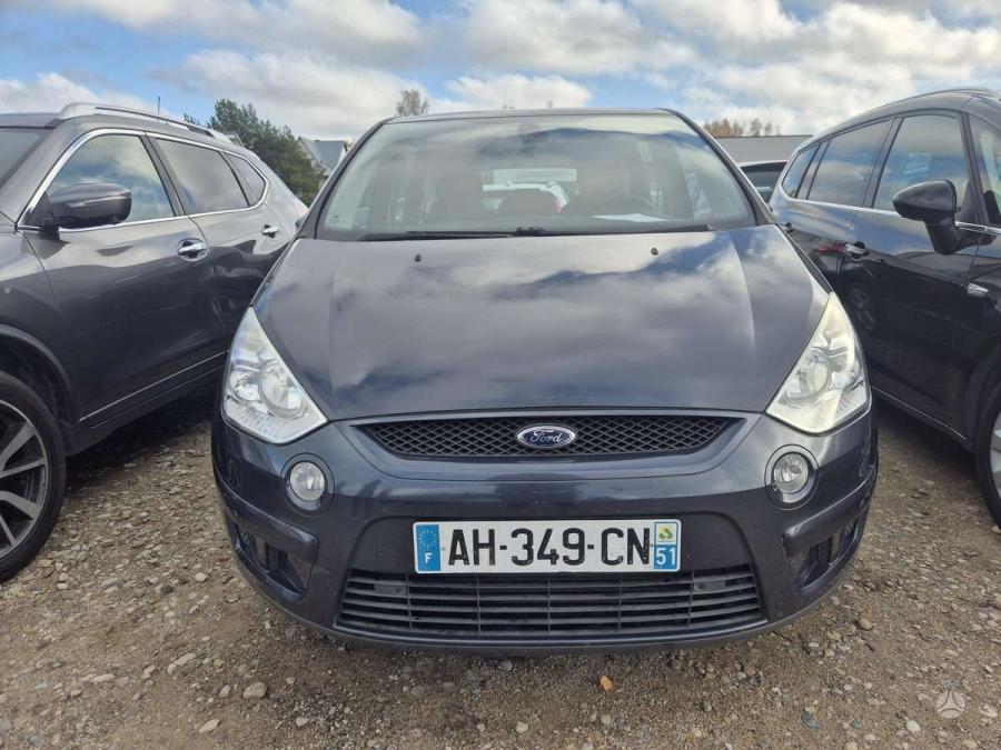 Grey Ford S-Max 2009 in Utena, with an engine capacity of 2.00 L and mileage of 277 thousand km for 2500 €, photo 3 on AUTOMOTO.COM.LV