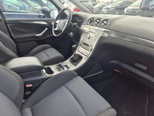 Pelēks Ford S-Max 2009 Utena, ar dzinēja tilpumu 2.00 L un nobraukumu 277 tūkst. km par 2500 €, foto 7 vietnē AUTOMOTO.COM.LV