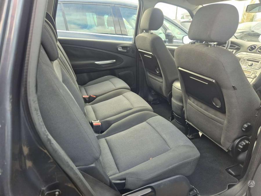 Grey Ford S-Max 2009 in Utena, with an engine capacity of 2.00 L and mileage of 277 thousand km for 2500 €, photo 8 on AUTOMOTO.COM.LV