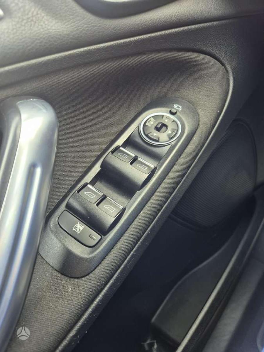 Grey Ford S-Max 2009 in Utena, with an engine capacity of 2.00 L and mileage of 277 thousand km for 2500 €, photo 11 on AUTOMOTO.COM.LV
