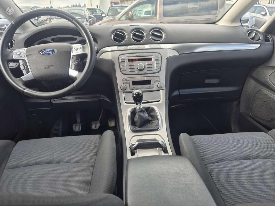 Grey Ford S-Max 2009 in Utena, with an engine capacity of 2.00 L and mileage of 277 thousand km for 2500 €, photo 12 on AUTOMOTO.COM.LV