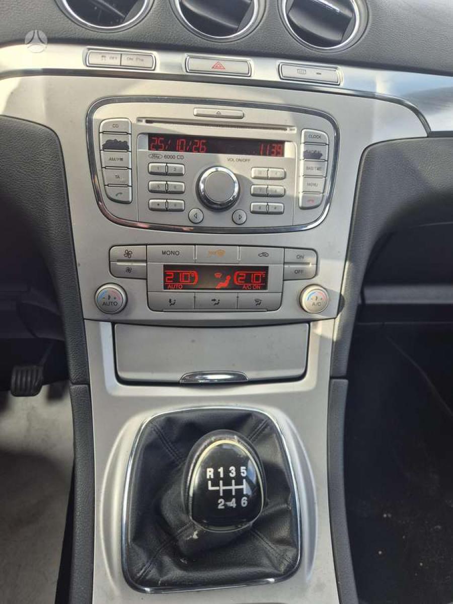 Grey Ford S-Max 2009 in Utena, with an engine capacity of 2.00 L and mileage of 277 thousand km for 2500 €, photo 13 on AUTOMOTO.COM.LV