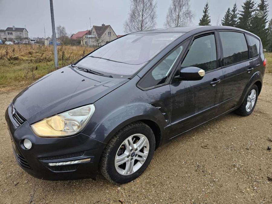 Grey Ford S-Max 2010 in Pasvalys, with an engine capacity of 2.00 L and mileage of 230 thousand km for 3850 €, photo 1 on AUTOMOTO.COM.LV