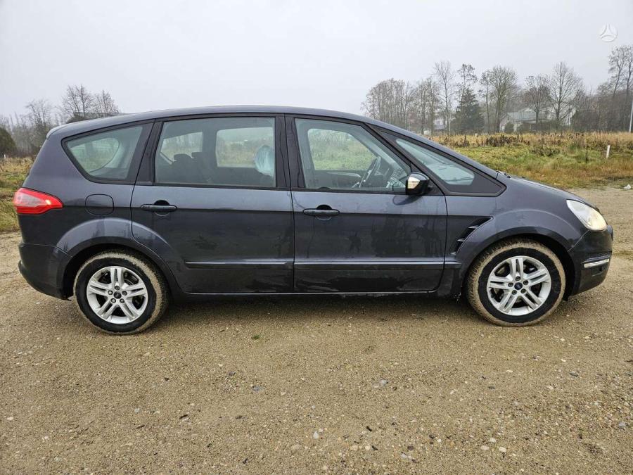 Grey Ford S-Max 2010 in Pasvalys, with an engine capacity of 2.00 L and mileage of 230 thousand km for 3850 €, photo 4 on AUTOMOTO.COM.LV
