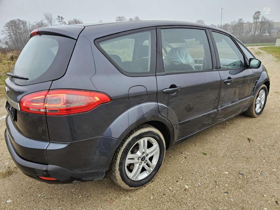 Grey Ford S-Max 2010 in Pasvalys, with an engine capacity of 2.00 L and mileage of 230 thousand km for 3850 €, photo 5 on AUTOMOTO.COM.LV