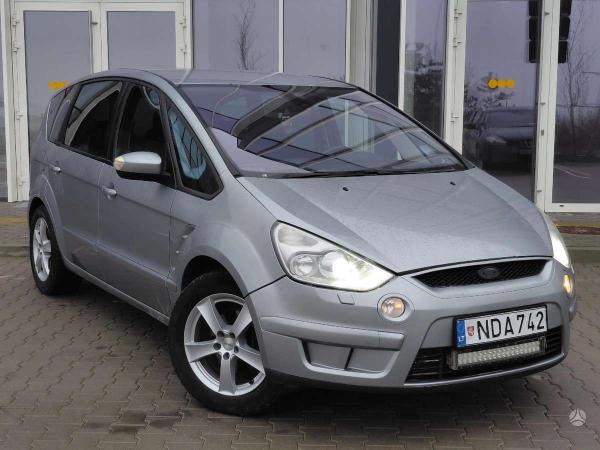 Grey Ford S-Max 2010 in Vilnius, with an engine capacity of 2.00 L and mileage of 322 thousand km for 3500 €, photo 1 on AUTOMOTO.COM.LV
