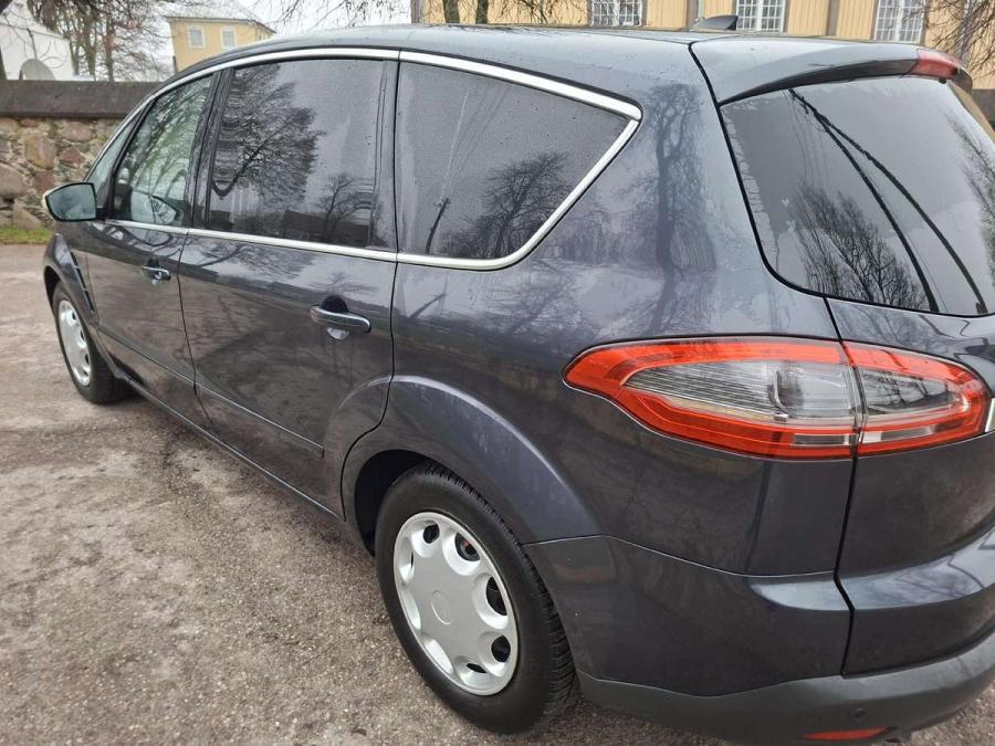 Pelēks Ford S-Max 2010 Raseiniai, ar dzinēja tilpumu 2.00 L un nobraukumu 268 tūkst. km par 3850 €, foto 3 vietnē AUTOMOTO.COM.LV