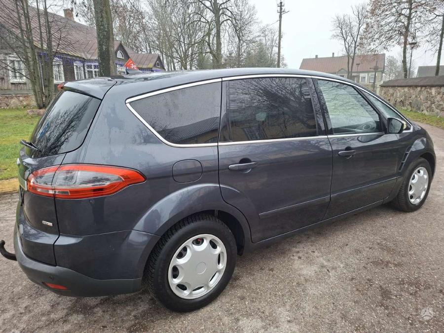 Pelēks Ford S-Max 2010 Raseiniai, ar dzinēja tilpumu 2.00 L un nobraukumu 268 tūkst. km par 3850 €, foto 5 vietnē AUTOMOTO.COM.LV