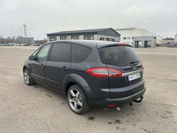 Pelēks Ford S-Max 2010 Panevēža, ar dzinēja tilpumu 2.00 L un nobraukumu 340 tūkst. km par 3900 €, foto 2 vietnē AUTOMOTO.COM.LV