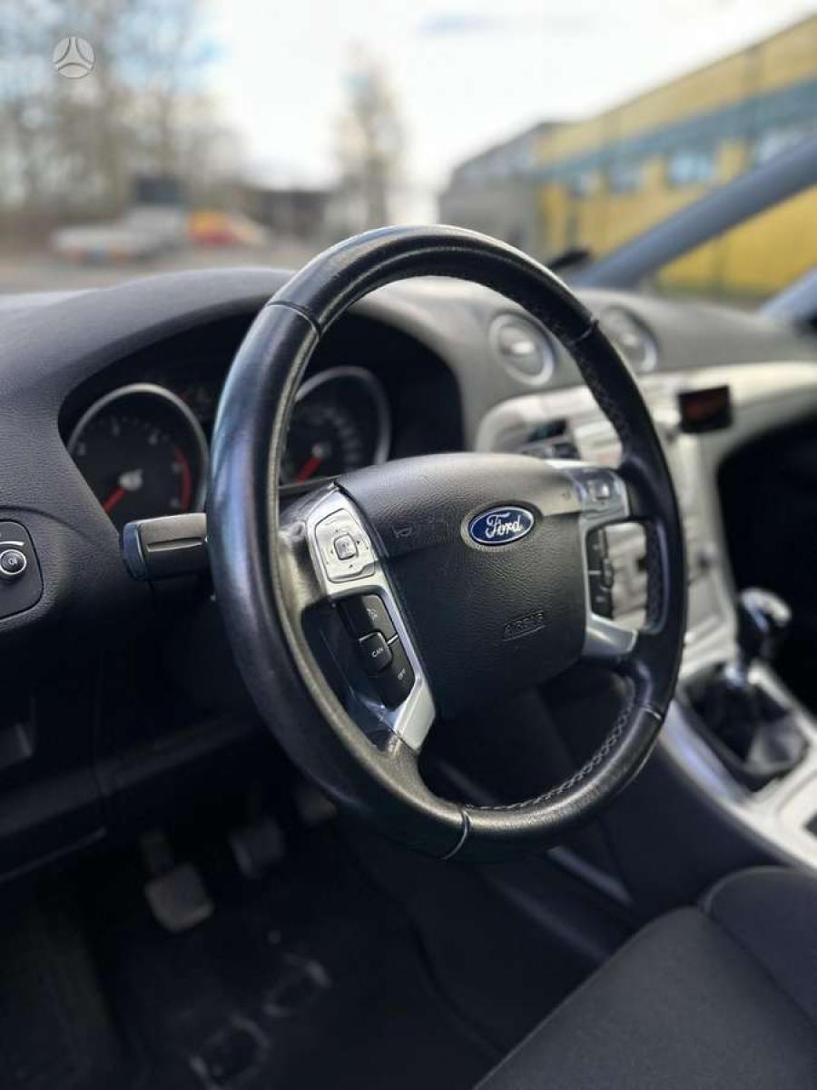 Pelēks Ford S-Max 2010 Kauņa, ar dzinēja tilpumu 2.00 L un nobraukumu 273 tūkst. km par 3800 €, foto 10 vietnē AUTOMOTO.COM.LV