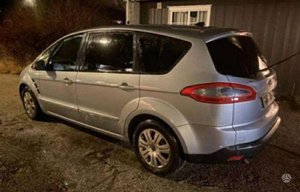 Grey Ford S-Max 2010 in Palanga, with an engine capacity of 2.00 L and mileage of 237 thousand km for 1600 €, photo 1 on AUTOMOTO.COM.LV