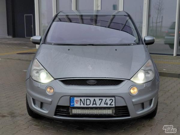 Pelēks Ford S-Max 2010 Viļņa, ar dzinēja tilpumu 2.00 L un nobraukumu 322 tūkst. km par 2400 €, foto 2 vietnē AUTOMOTO.COM.LV