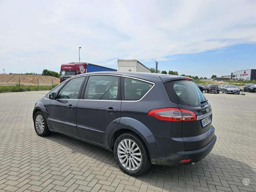 Grey Ford S-Max 2010 in Taurage, with an engine capacity of 2.00 L and mileage of 329 thousand km for 4100 €, photo 11 on AUTOMOTO.COM.LV