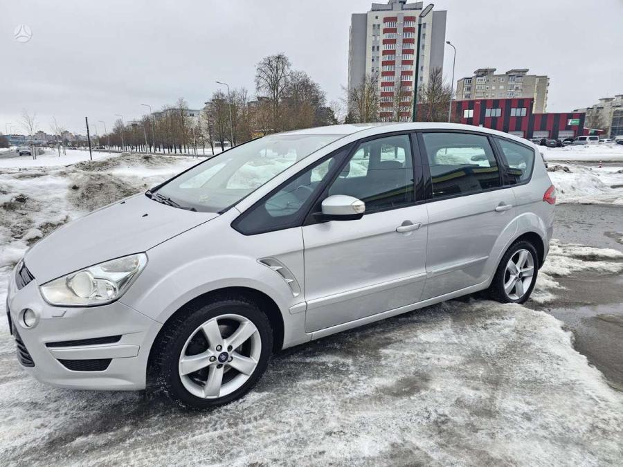 Grey Ford S-Max 2010 in Kaunas, with an engine capacity of 2.00 L and mileage of 274 thousand km for 4350 €, photo 1 on AUTOMOTO.COM.LV