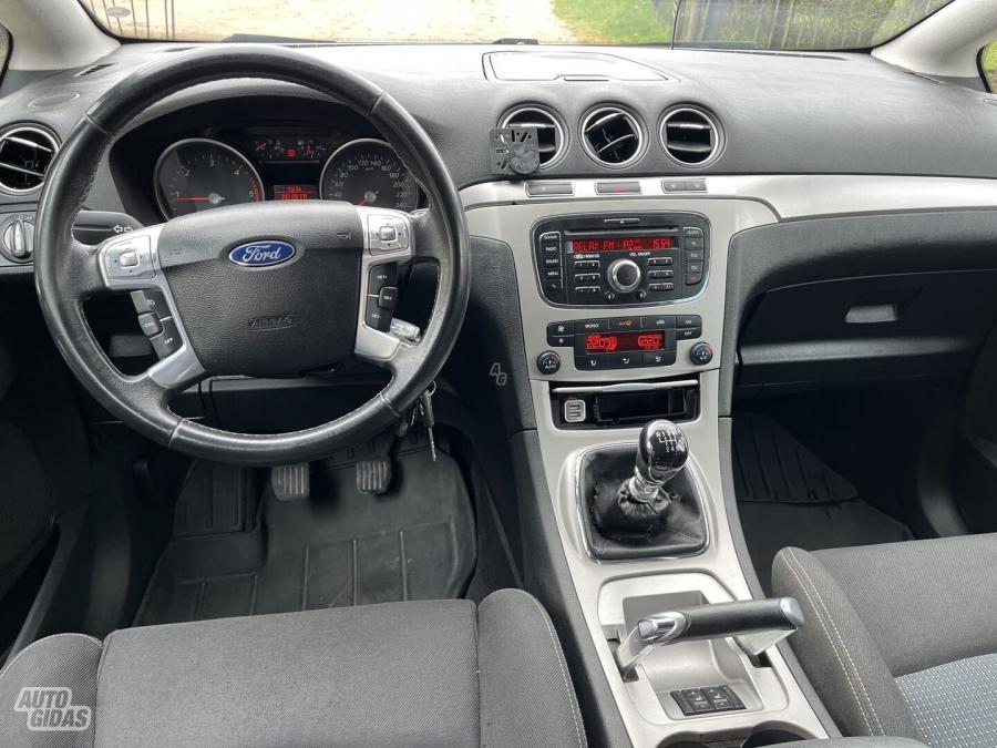 Pelēks Ford S-Max 2010 Šauļi, ar dzinēja tilpumu 2.00 L un nobraukumu 390 tūkst. km par 3450 €, foto 10 vietnē AUTOMOTO.COM.LV