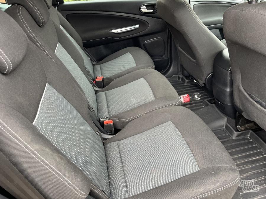 Pelēks Ford S-Max 2010 Šauļi, ar dzinēja tilpumu 2.00 L un nobraukumu 390 tūkst. km par 3450 €, foto 11 vietnē AUTOMOTO.COM.LV