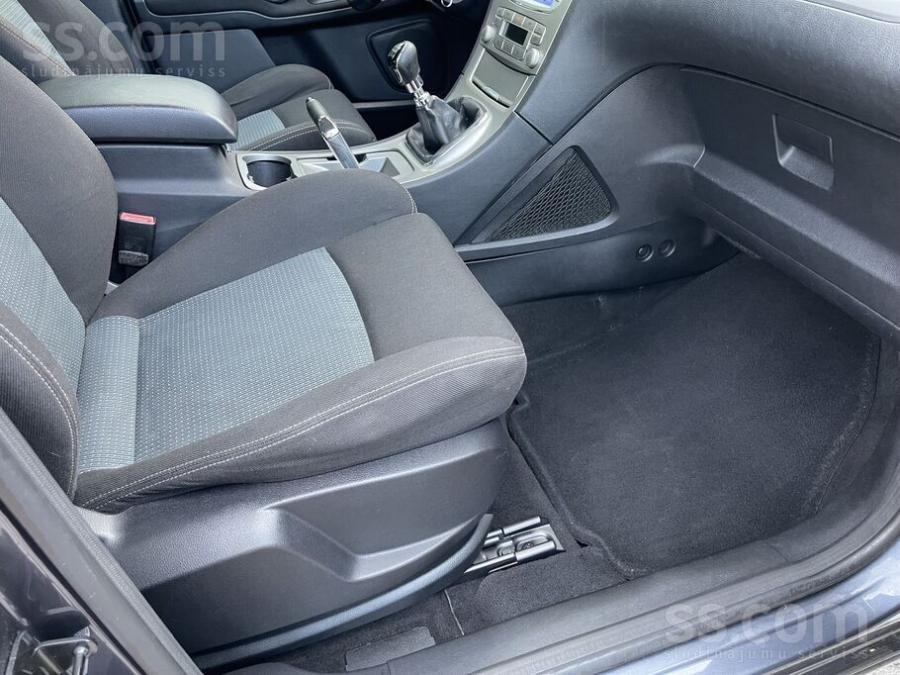 Pelēks Ford S-Max 2010 Jūrmala, ar dzinēja tilpumu 2.00 L un nobraukumu 0 tūkst. km par 4850 €, foto 28 vietnē AUTOMOTO.COM.LV