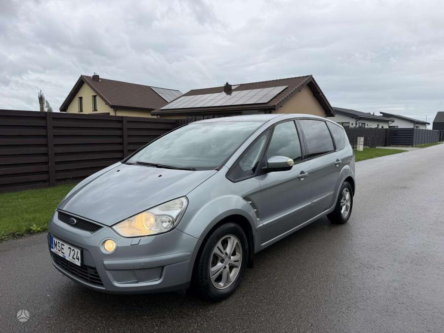 Grey Ford S-Max 2010 in Klaipeda, with an engine capacity of 2.00 L and mileage of 359 thousand km for 2250 €, photo 1 on AUTOMOTO.COM.LV