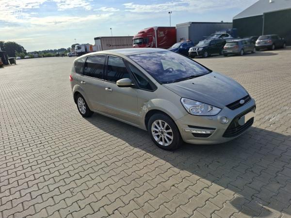 Grey Ford S-Max 2010 in Kaunas, with an engine capacity of 2.00 L and mileage of 308 thousand km for 3750 €, photo 5 on AUTOMOTO.COM.LV