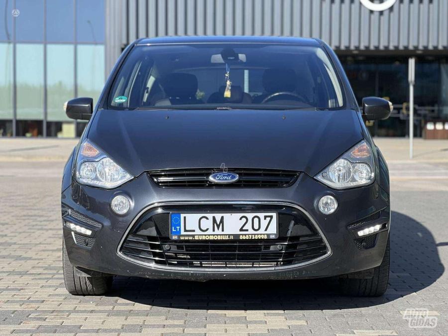 Grey Ford S-Max 2010 in Siauliai, with an engine capacity of 2.00 L and mileage of 260 thousand km for 4700 €, photo 4 on AUTOMOTO.COM.LV