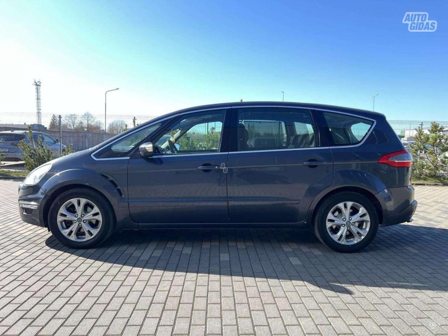Grey Ford S-Max 2010 in Siauliai, with an engine capacity of 2.00 L and mileage of 260 thousand km for 4700 €, photo 5 on AUTOMOTO.COM.LV