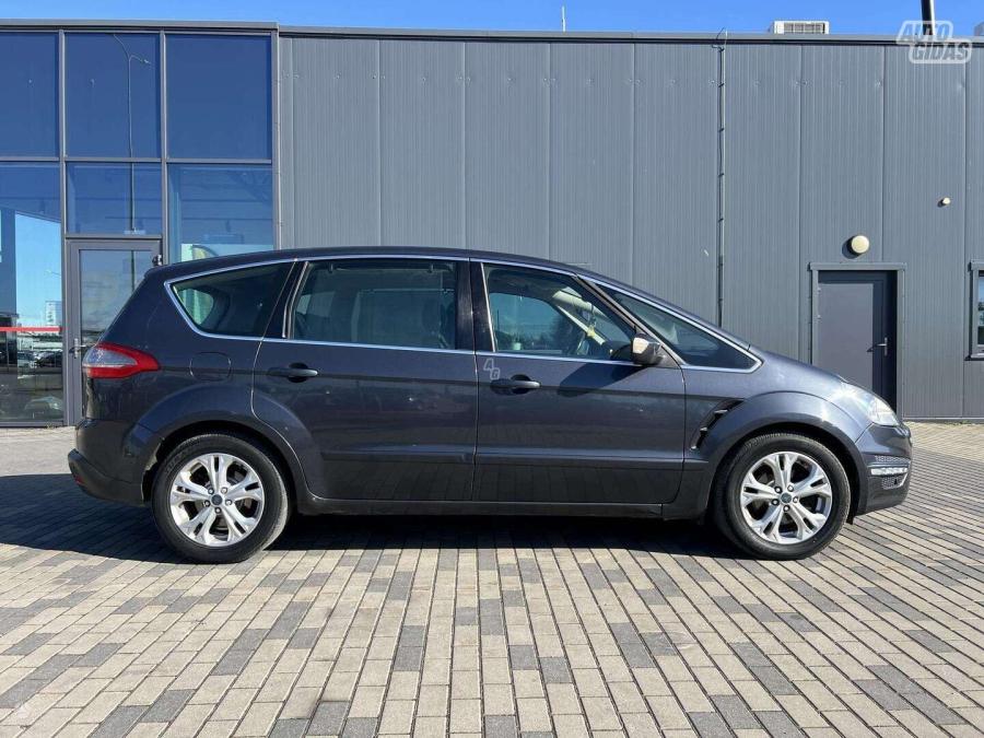 Grey Ford S-Max 2010 in Siauliai, with an engine capacity of 2.00 L and mileage of 260 thousand km for 4700 €, photo 6 on AUTOMOTO.COM.LV