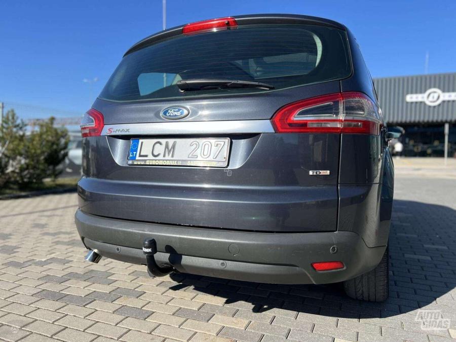 Grey Ford S-Max 2010 in Siauliai, with an engine capacity of 2.00 L and mileage of 260 thousand km for 4700 €, photo 10 on AUTOMOTO.COM.LV