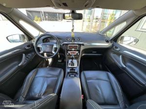 Grey Ford S-Max 2010 in Siauliai, with an engine capacity of 2.00 L and mileage of 260 thousand km for 4700 €, photo 15 on AUTOMOTO.COM.LV