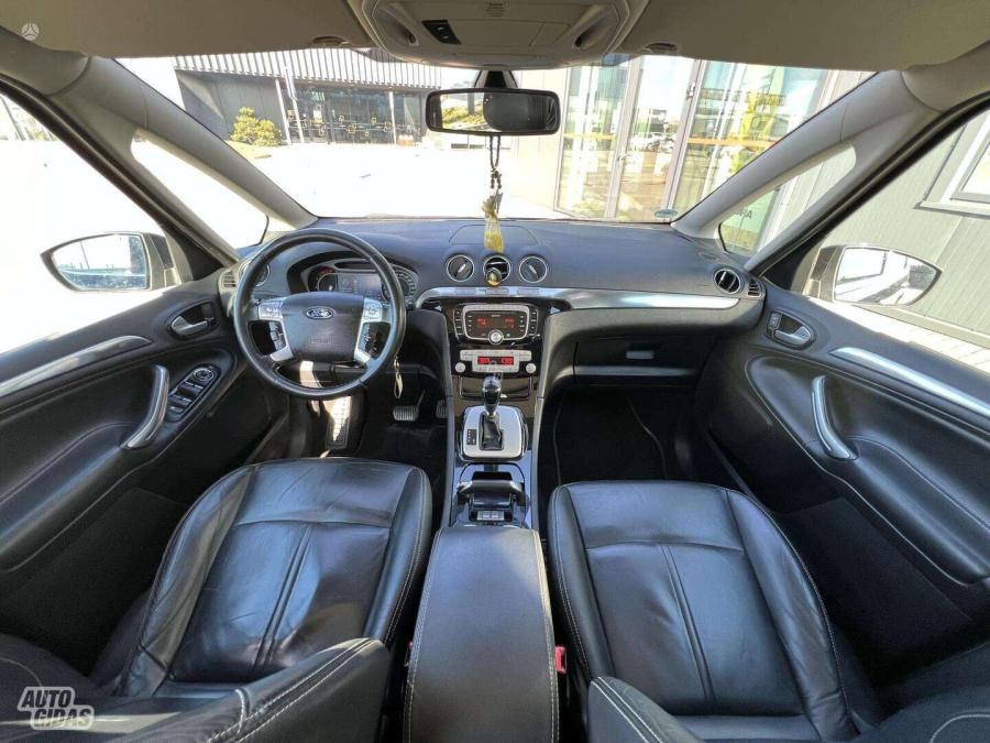 Grey Ford S-Max 2010 in Siauliai, with an engine capacity of 2.00 L and mileage of 260 thousand km for 4700 €, photo 15 on AUTOMOTO.COM.LV