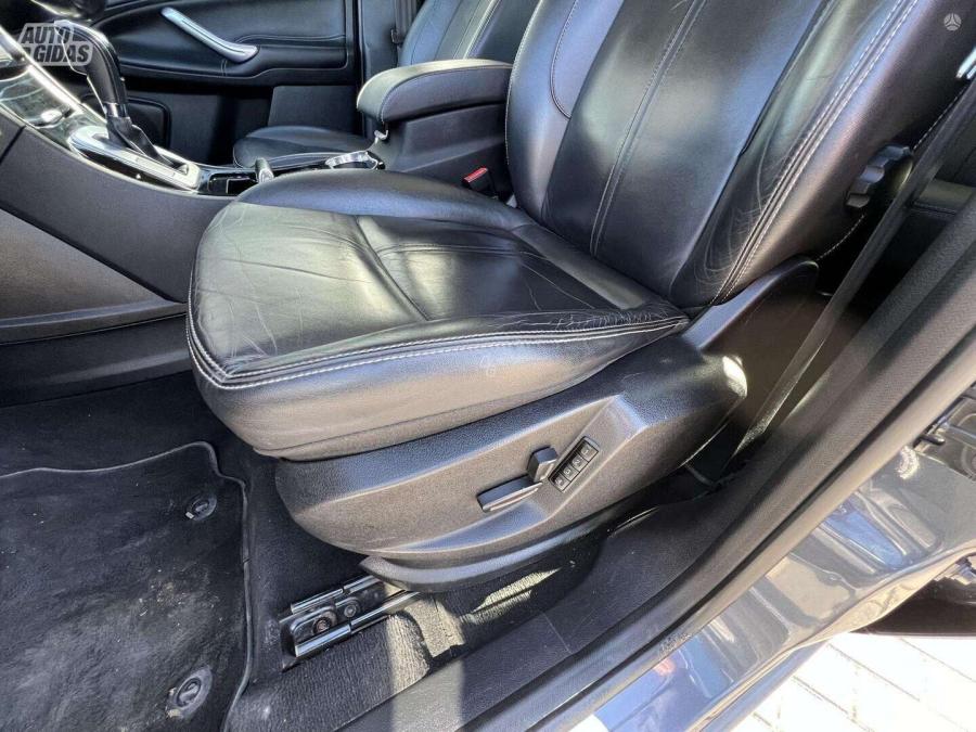 Grey Ford S-Max 2010 in Siauliai, with an engine capacity of 2.00 L and mileage of 260 thousand km for 4700 €, photo 19 on AUTOMOTO.COM.LV