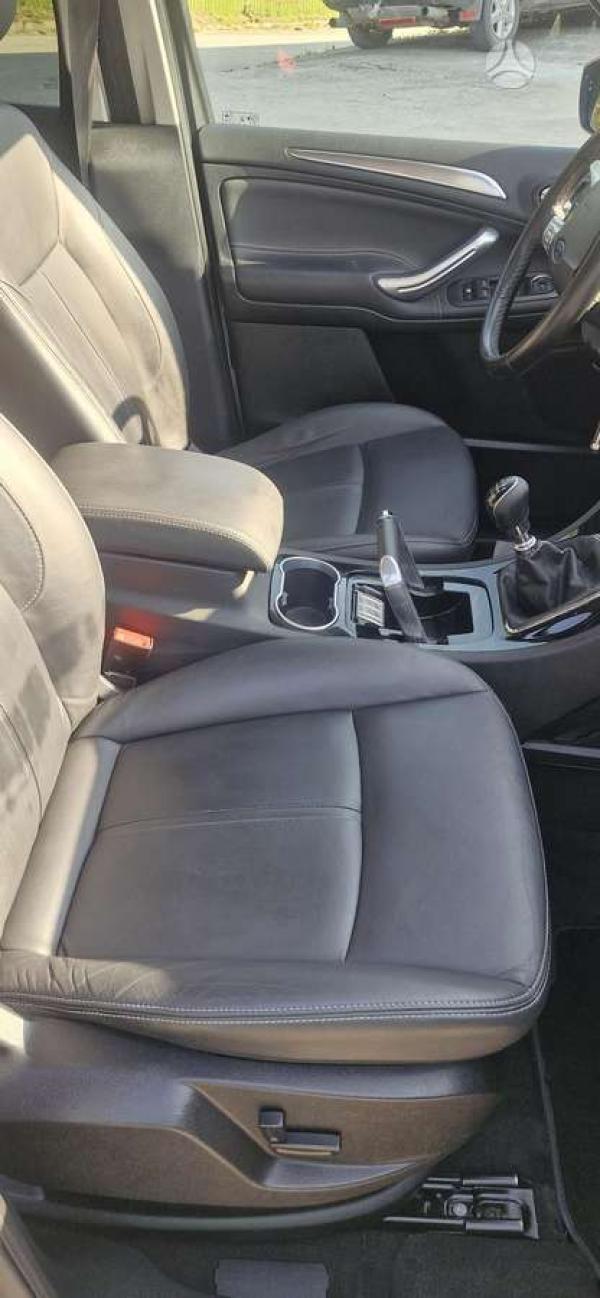 Grey Ford S-Max 2010 in Kelme, with an engine capacity of 2.00 L and mileage of 266 thousand km for 3850 €, photo 10 on AUTOMOTO.COM.LV