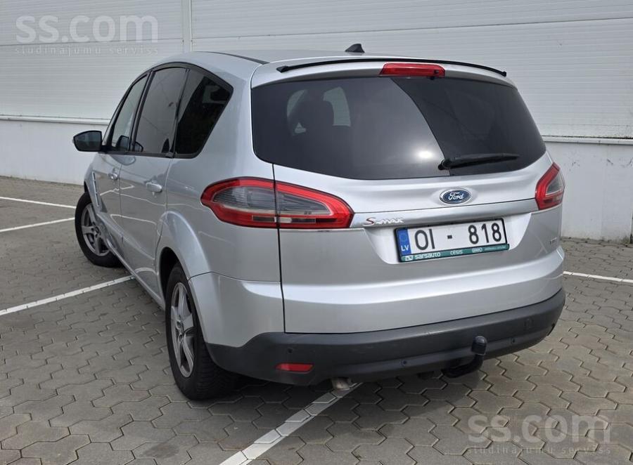 Grey Ford S-Max 2010 in Riga, with an engine capacity of 2.00 L and mileage of 262 thousand km for 4350 €, photo 5 on AUTOMOTO.COM.LV