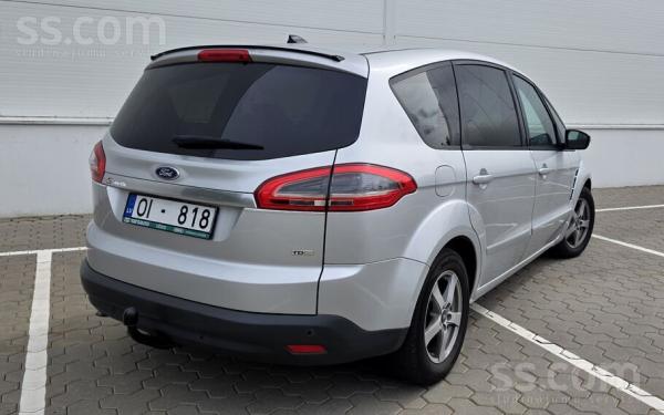 Pelēks Ford S-Max 2010 Rīga, ar dzinēja tilpumu 2.00 L un nobraukumu 262 tūkst. km par 4350 €, foto 5 vietnē AUTOMOTO.COM.LV