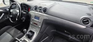Grey Ford S-Max 2010 in Riga, with an engine capacity of 2.00 L and mileage of 262 thousand km for 4350 €, photo 10 on AUTOMOTO.COM.LV