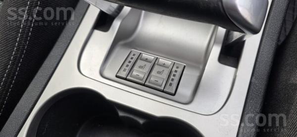 Pelēks Ford S-Max 2010 Rīga, ar dzinēja tilpumu 2.00 L un nobraukumu 262 tūkst. km par 4350 €, foto 10 vietnē AUTOMOTO.COM.LV