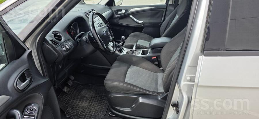 Grey Ford S-Max 2010 in Riga, with an engine capacity of 2.00 L and mileage of 262 thousand km for 4350 €, photo 13 on AUTOMOTO.COM.LV